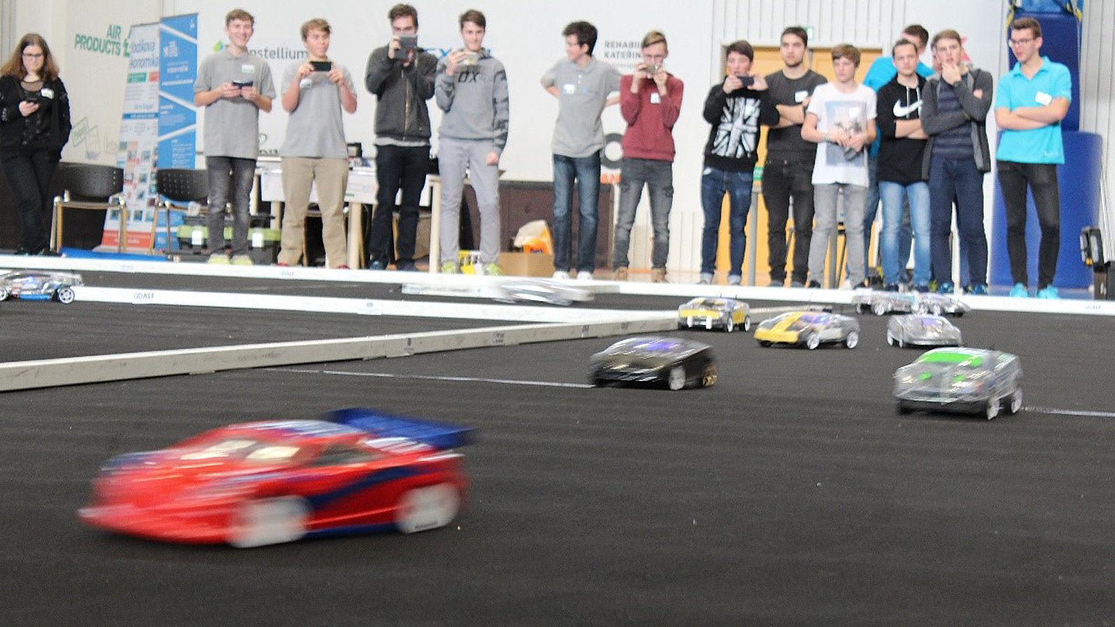 Wasserstoffgetriebene Mini-Flitzer auf Bewährungsprobe | TUCaktuell ...