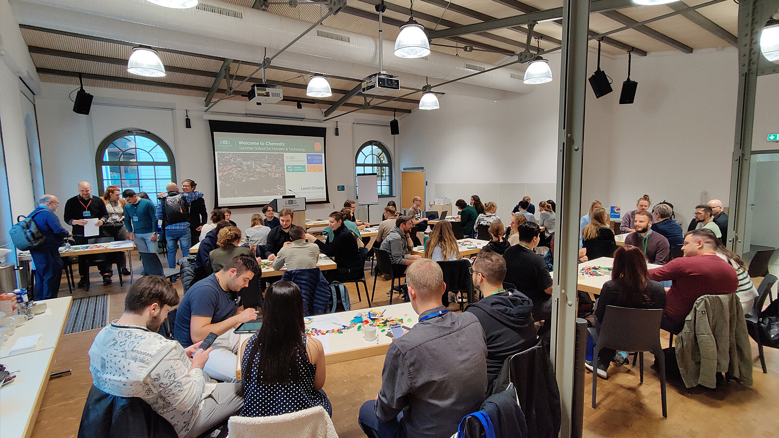 Interkulturelle Erfahrungen und internationalen Austausch durch „Across ...